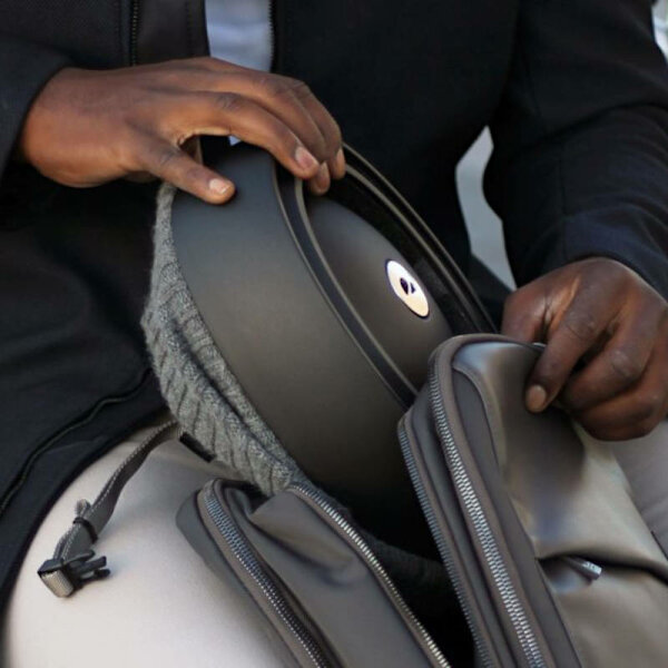 CLOSCA Fuga - Der faltbare Fahrradhelm (Schwarz / Weiss), 99,90